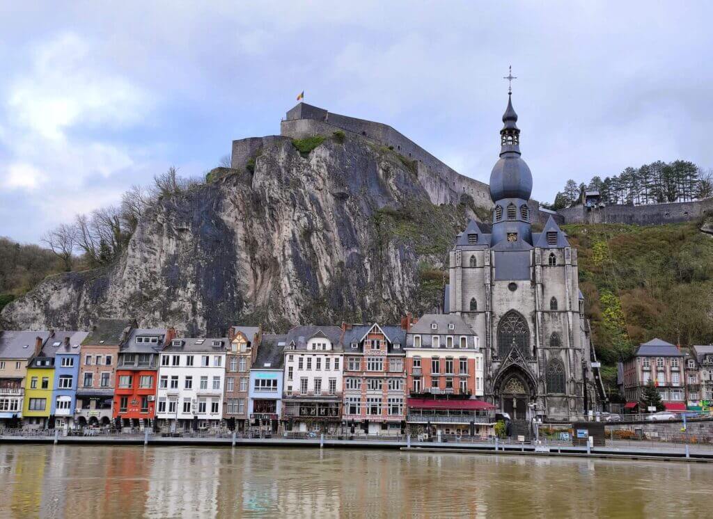 Qué ver en Dinant, la pequeña ciudad belga junto al río Mosa